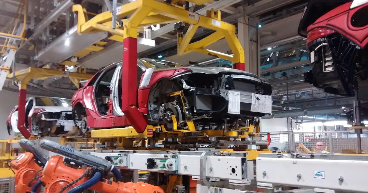 2/2 06:36 | How It's Made: Dream Cars