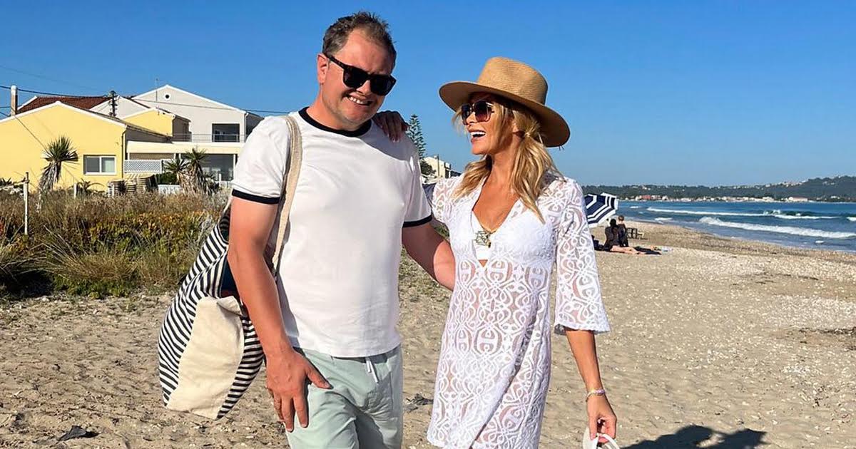 9:30 PM: Amanda & Alan's Greek Job (S1 E2) (S1) | BBC One Scotland | 1/ ...