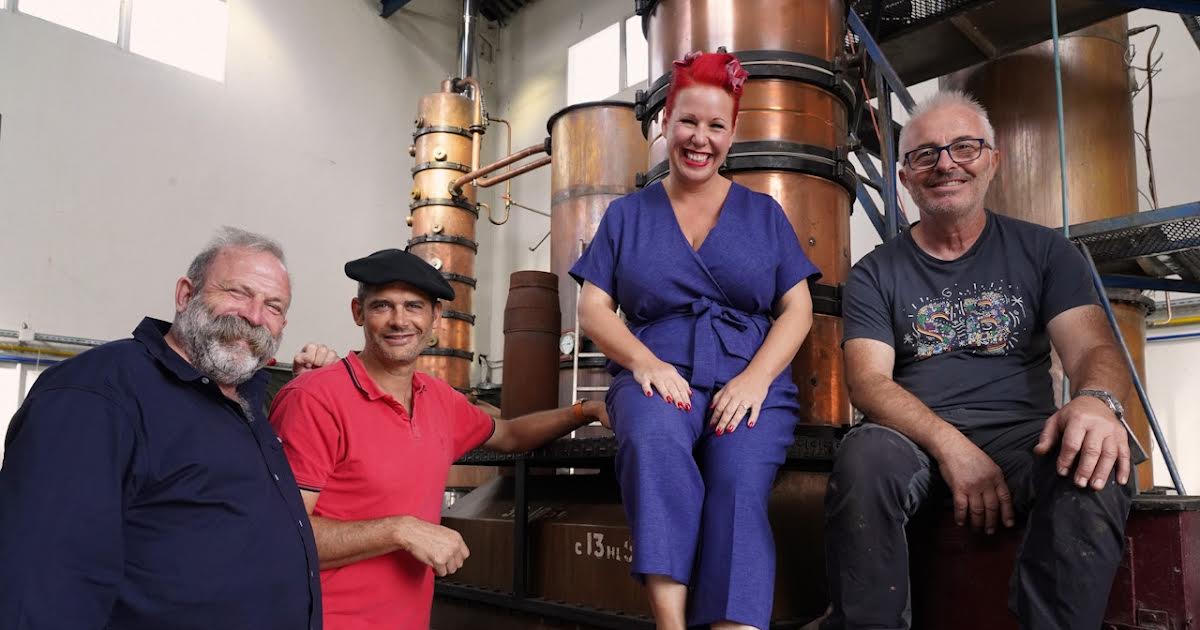 1/4 23:10 | Han, hun og drømmeslottet - ud i det blå