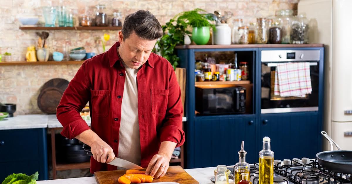 28/4 21:00 | Jamie Oliver: Cooking For Less