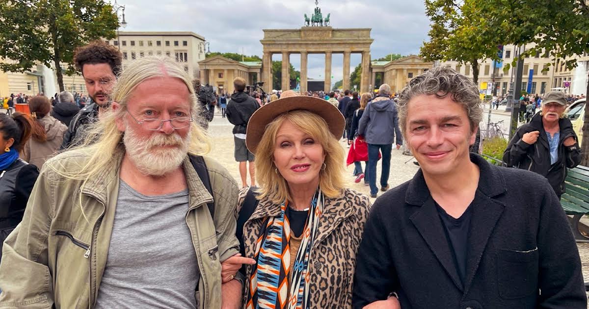 2/2 04:05 | Joanna Lumley på storbyferie på DR2