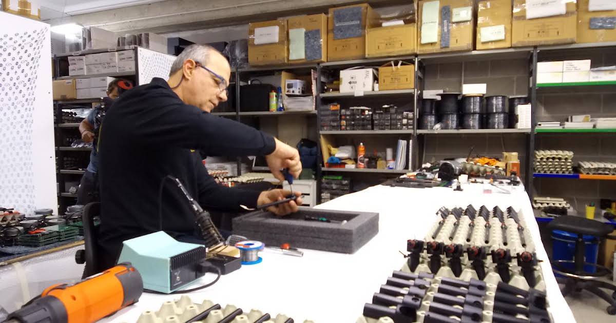 1/6 23:35 | How Do They Do It? på Canal 9