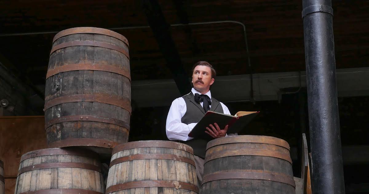 9/3 - 21:50 | American Titans på Discovery Science