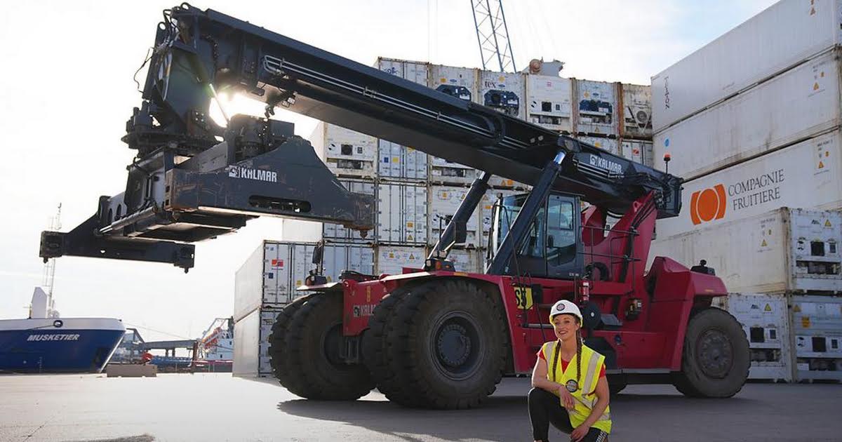 12:40 PM: Grace's Amazing Machines (S3) | Cbeebies | 12/4 2025